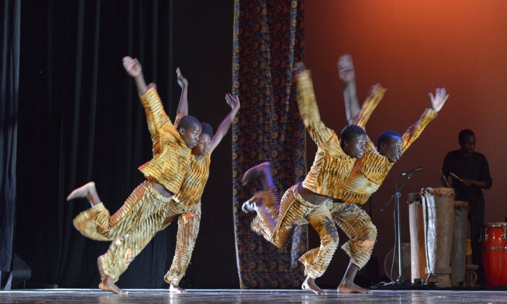 TAURAI CHIMINA: FROM PAS DE DEUX TO STEP-OVERS - Afrikera arts trust